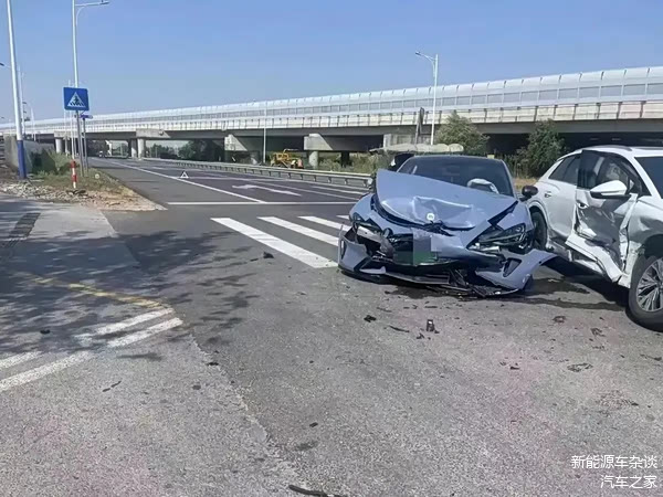 小米SU7刚上市没多久，为何各种撞车事故_车家号_发现车生活_汽车之家
