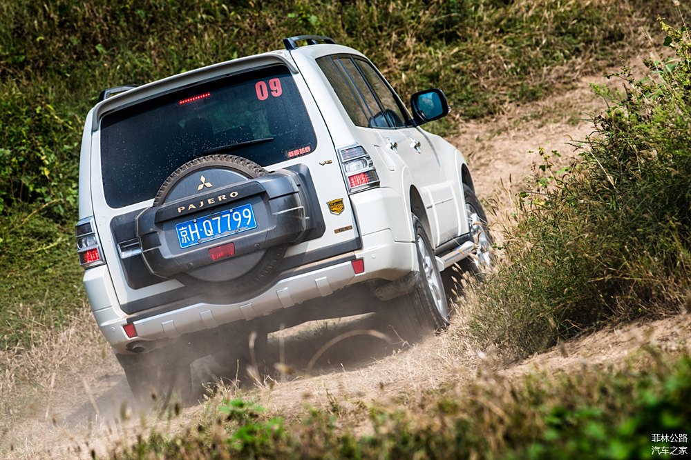 越野试驾2020款三菱帕杰罗V93_车家号_发现车生活_汽车之家