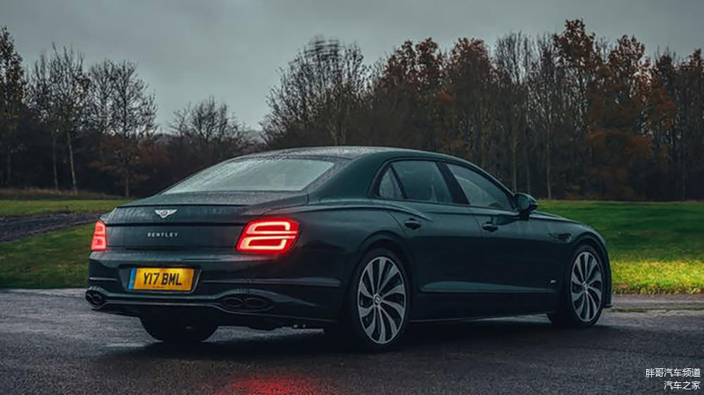 宾利全新飞驰V8官图发布 配备四轮转向系统_车家号_发现车生活_汽车之家