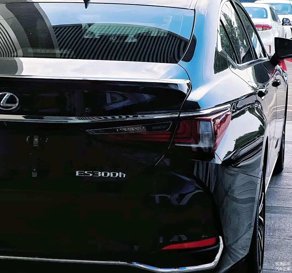 日系豪车的典范！雷克萨斯ES300h升级完毕，黑色涂装稳重大气_车家号_发现车生活_汽车之家