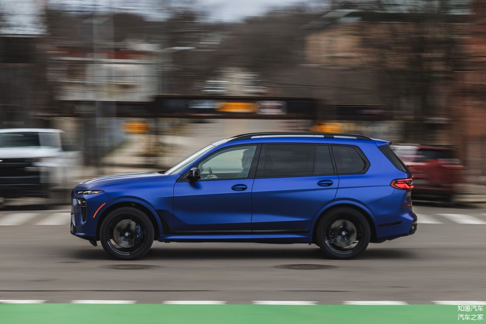 破百4.5秒，4.4T V8+8AT，内外大改，百万级新款宝马X7测评_车家号_发现车生活_汽车之家