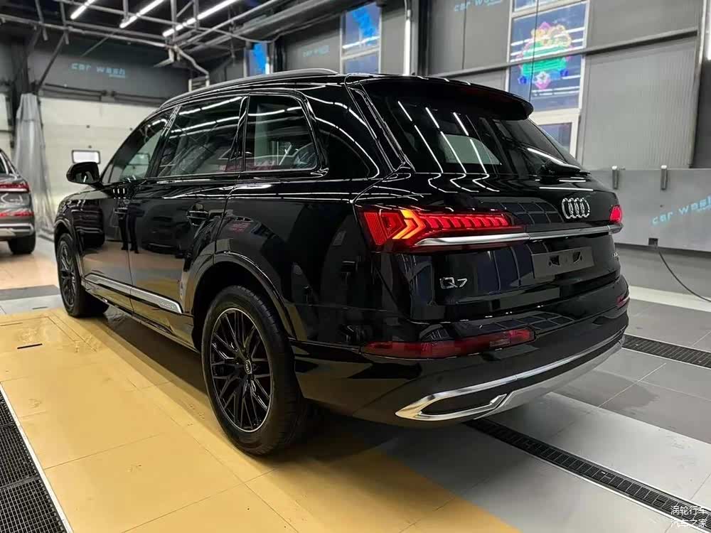 新版奥迪Q7：豪华气质提升明显，45TDI版本更有魅力，落地70万_车家号_发现车生活_汽车之家