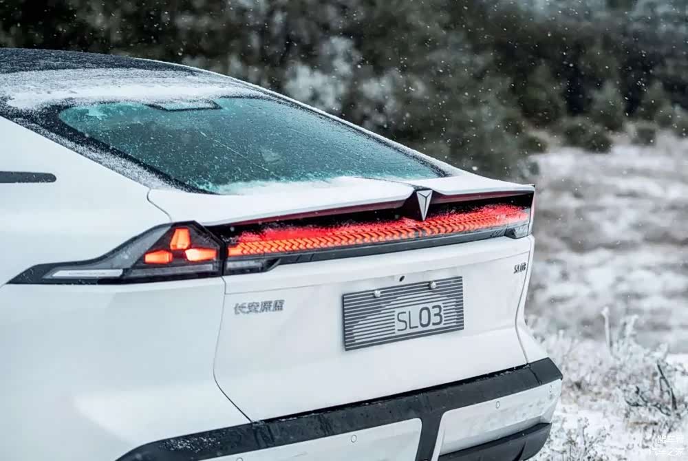 挑战1200公里续航，长安深蓝SL03露了一手_车家号_发现车生活_汽车之家