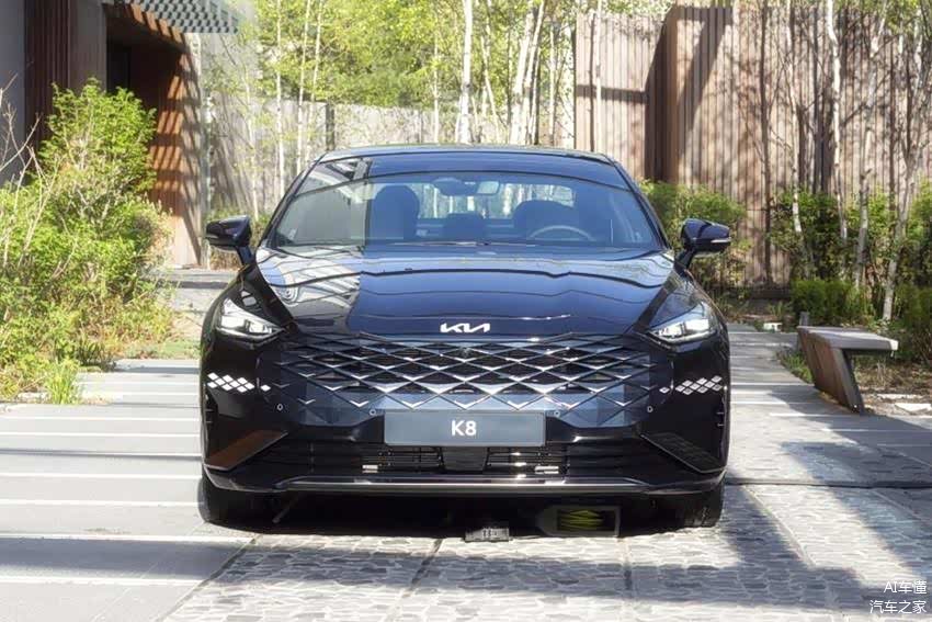 矛头直指奥迪A6L！全新起亚K8曝光，6缸3.5L引擎，或明年入华_车家号_发现车生活_汽车之家