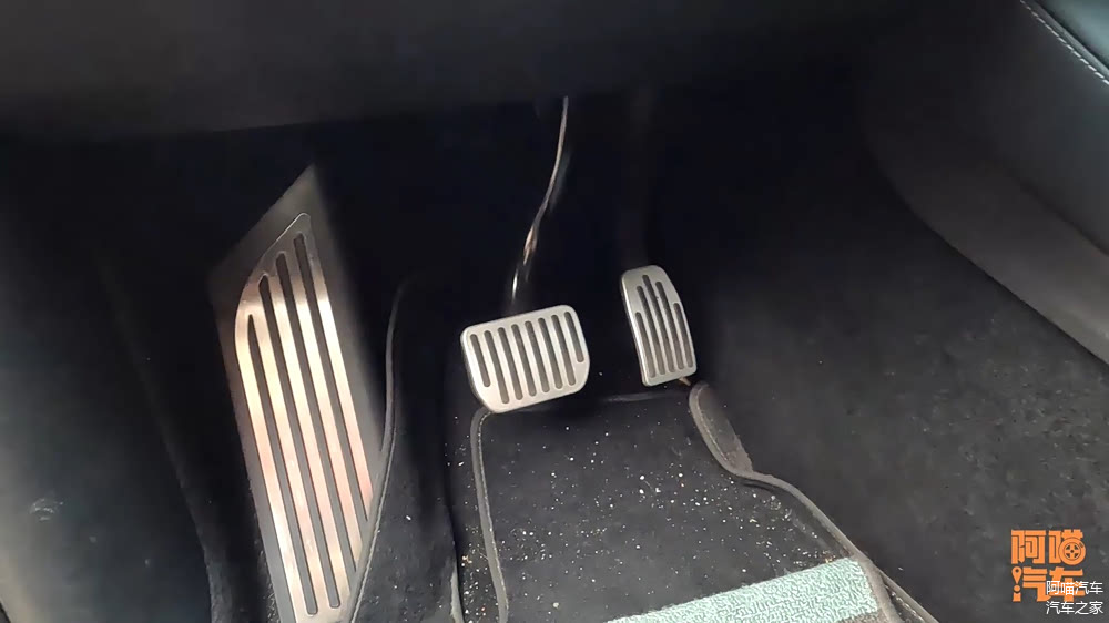 特斯拉单踏板模式广受诟病，真的只有一个踏板吗？喵哥告诉你真相_车家号_发现车生活_汽车之家