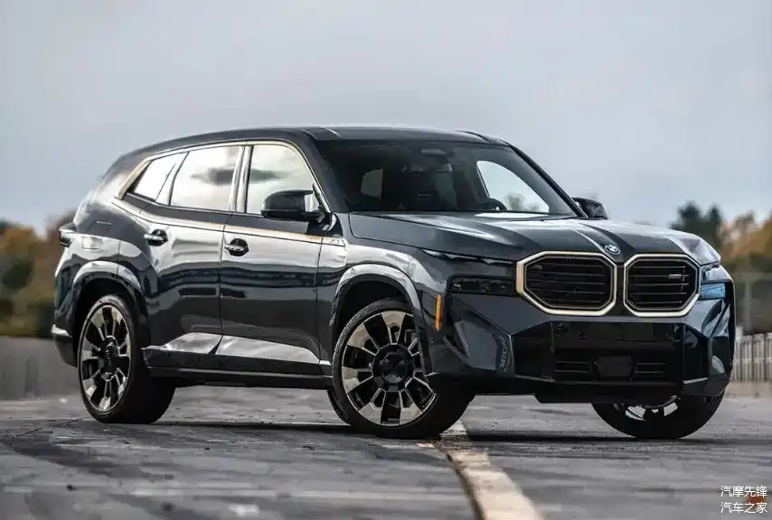 真正的旗舰SUV，全新宝马XM实车，搭载4.4T V8引擎，售价230万元_车家号_发现车生活_汽车之家