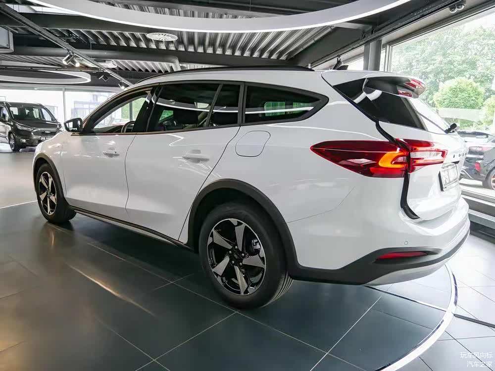 福特扛不住了！福克斯旅行版来了，自带双人床+四缸，或年底国产_车家号_发现车生活_汽车之家