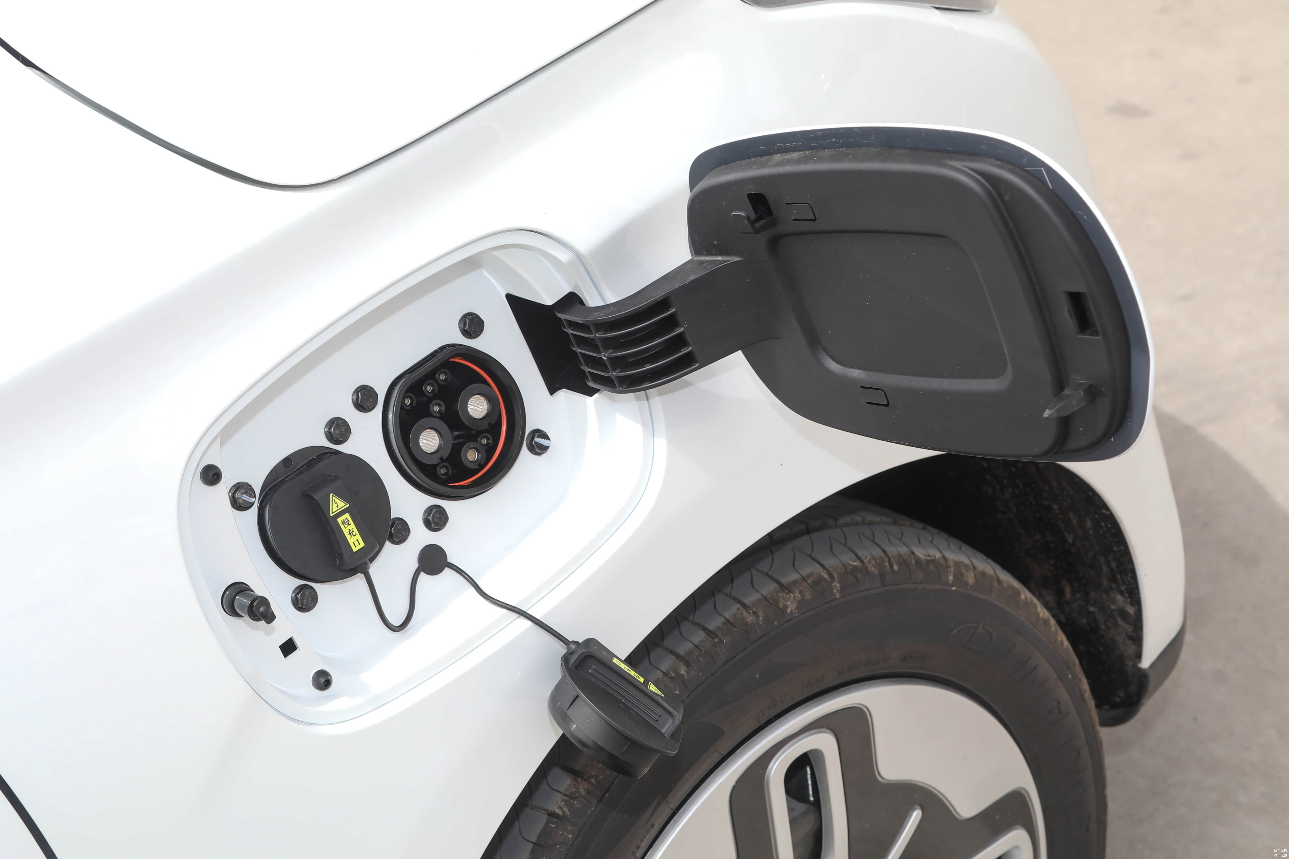 奇瑞QQ多米上市：长续航 +5座布局，对比零跑T03，谁更香？_车家号_汽车之家