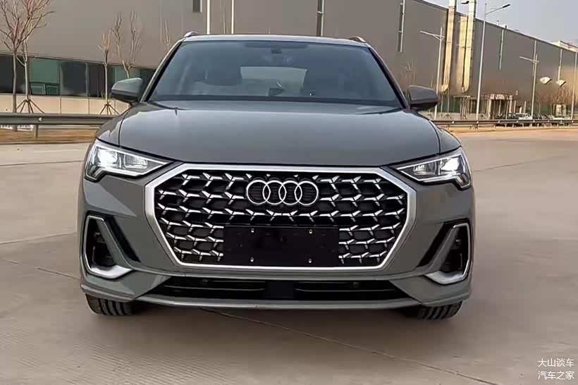 换装点阵式中网和球形档把，搭载1.5T发动机，新款奥迪Q3实车现身_车家号_发现车生活_汽车之家