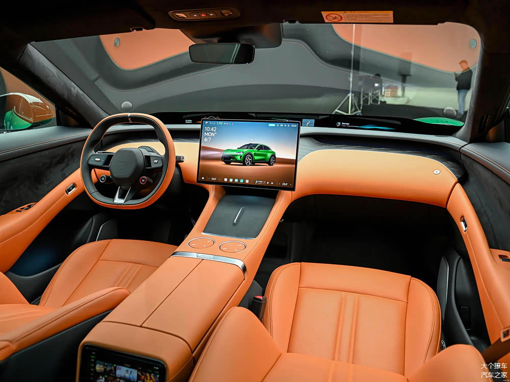 小米YU7到店实拍！5米车长配双零重力座椅，690PS+双腔空悬登场！_车家号_发现车生活_汽车之家