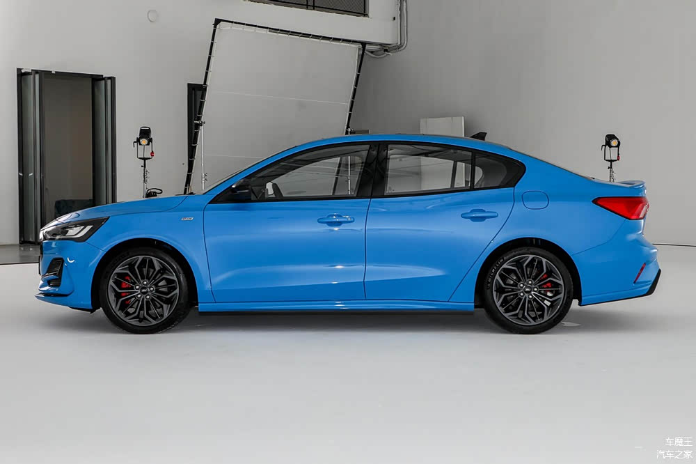 找回场子？3缸变4缸，8AT变6AT，带你看全新福克斯_车家号_发现车生活_汽车之家