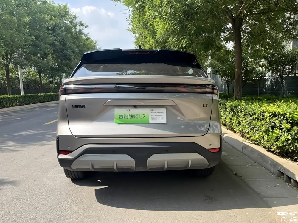 吉利银河L7稳定发力，成混动SUV界黑马_车家号_发现车生活_汽车之家