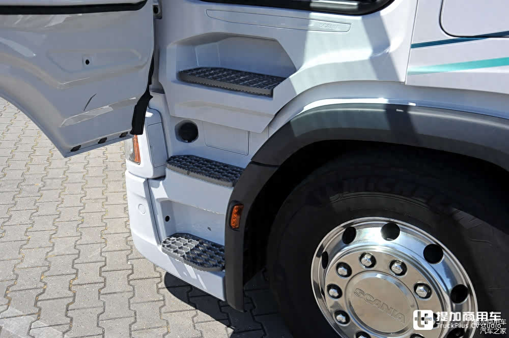 直6干倒了V8？实拍斯堪尼亚560R Super牵引车，这动力真强_车家号_发现车生活_汽车之家