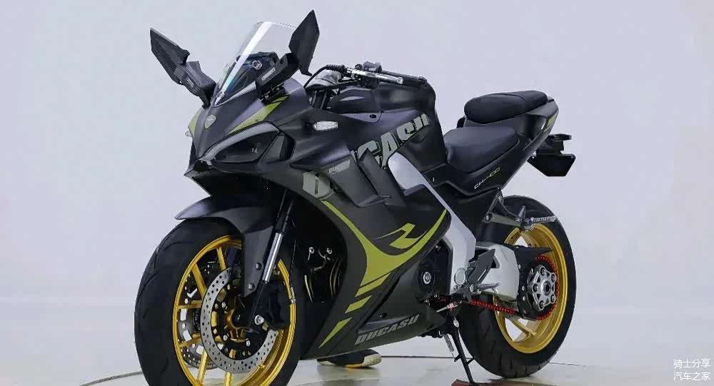 双缸仿赛杜卡森DK400上市!售价1.88万起，采用定风翼和单摇臂设计_车家号_发现车生活_汽车之家