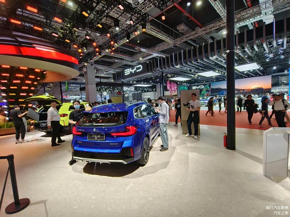 蔚来新款ES6亮相人气火爆，BBA光环不再展台无人问津_车家号_发现车生活_汽车之家