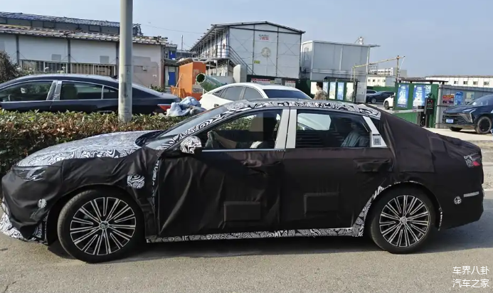 目标2L内馈电油耗！吉利P181携2100km+续航登场，对标汉L凯美瑞_车家号_发现车生活_汽车之家