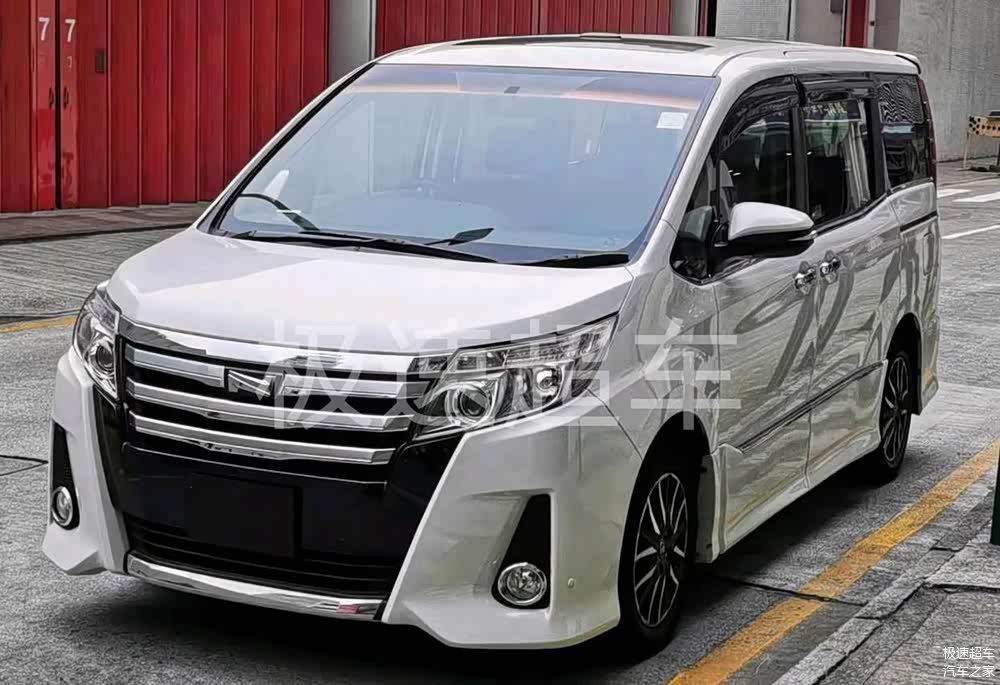 丰田NOAH海外实拍，入门级家用7座MPV，2.0动力+CVT_车家号_发现车生活_汽车之家
