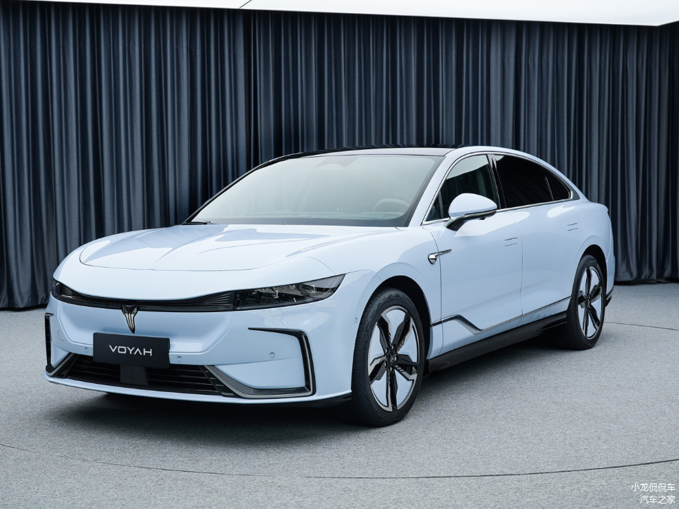 岚图追光亮相了，3.8s破百，配四驱续航730km，蔚来ET7有压力了_车家号_发现车生活_汽车之家