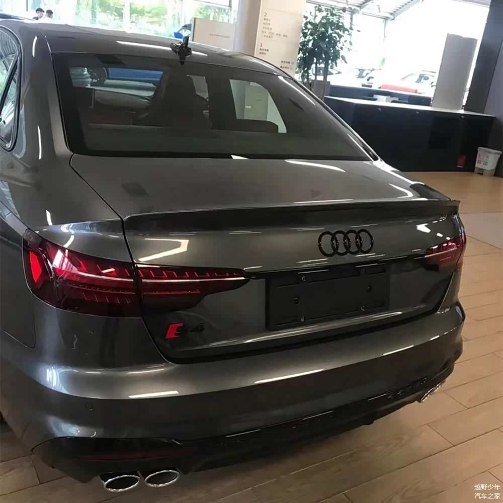 3.0T+8AT！2023款奥迪S4轿车到店实拍，6缸+全时四驱，配置太香了_车家号_发现车生活_汽车之家