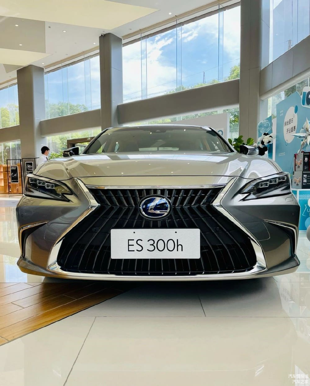 雷克萨斯ES300h店内实车！内饰彰显细腻！_车家号_发现车生活_汽车之家