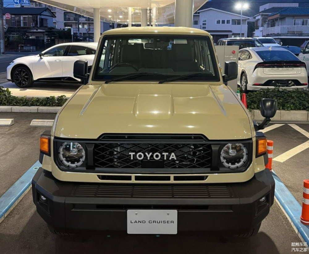 海外售价才23万，丰田兰德酷路泽LC76实车街拍，搭载2.8T柴油引擎_车家号_发现车生活_汽车之家
