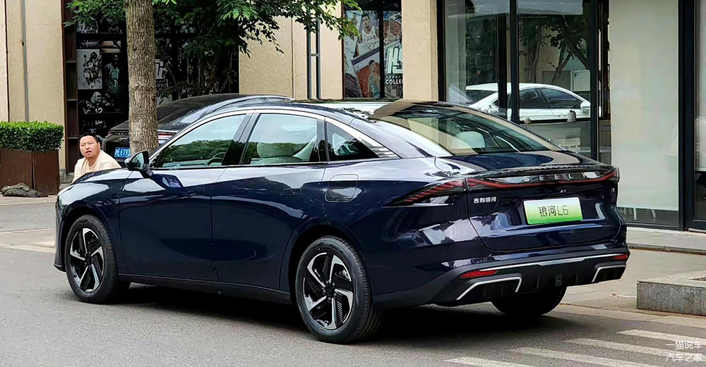 全新插混轿车 吉利银河L6实车首曝_车家号_发现车生活_汽车之家