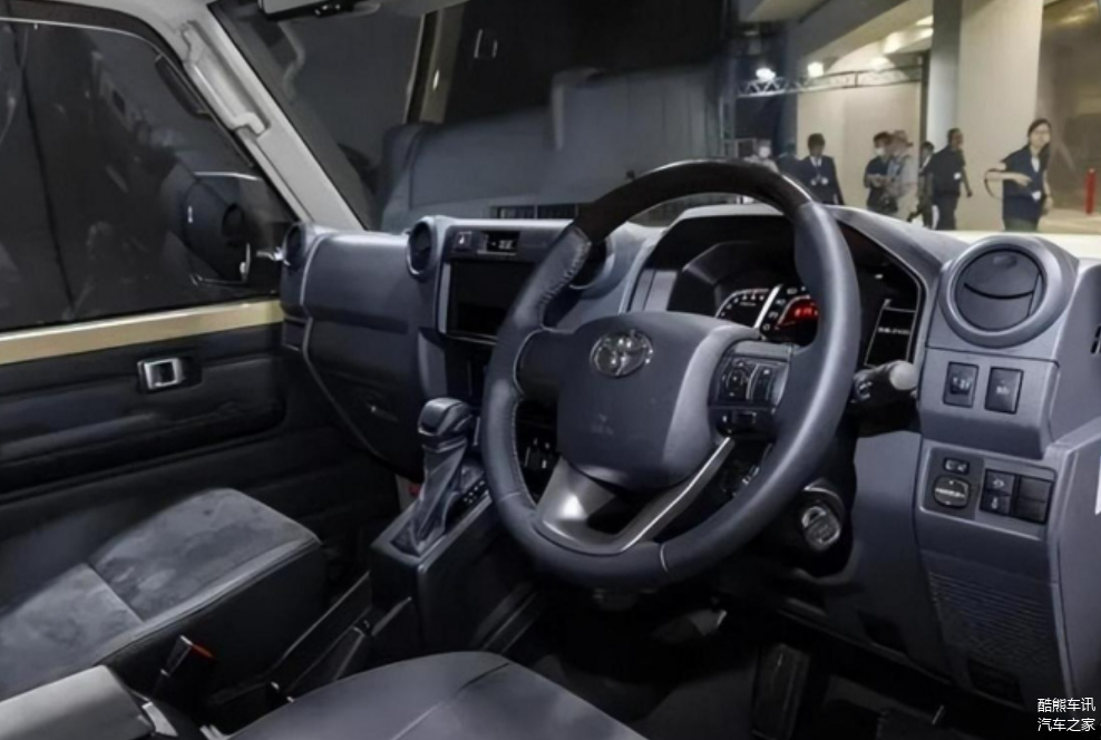 海外售价才23万，丰田兰德酷路泽LC76实车街拍，搭载2.8T柴油引擎_车家号_发现车生活_汽车之家