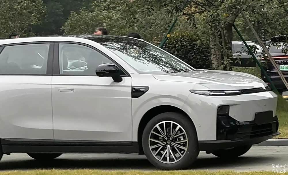 零跑B10揭秘：LEAP3.5架构，智能座舱，续航超600km！_车家号_发现车生活_汽车之家