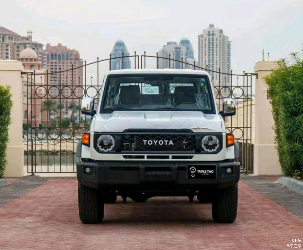 指导价69万起，2024款“丰田陆巡LC76”实车图，硬派越野的代表！_车家号_发现车生活_汽车之家