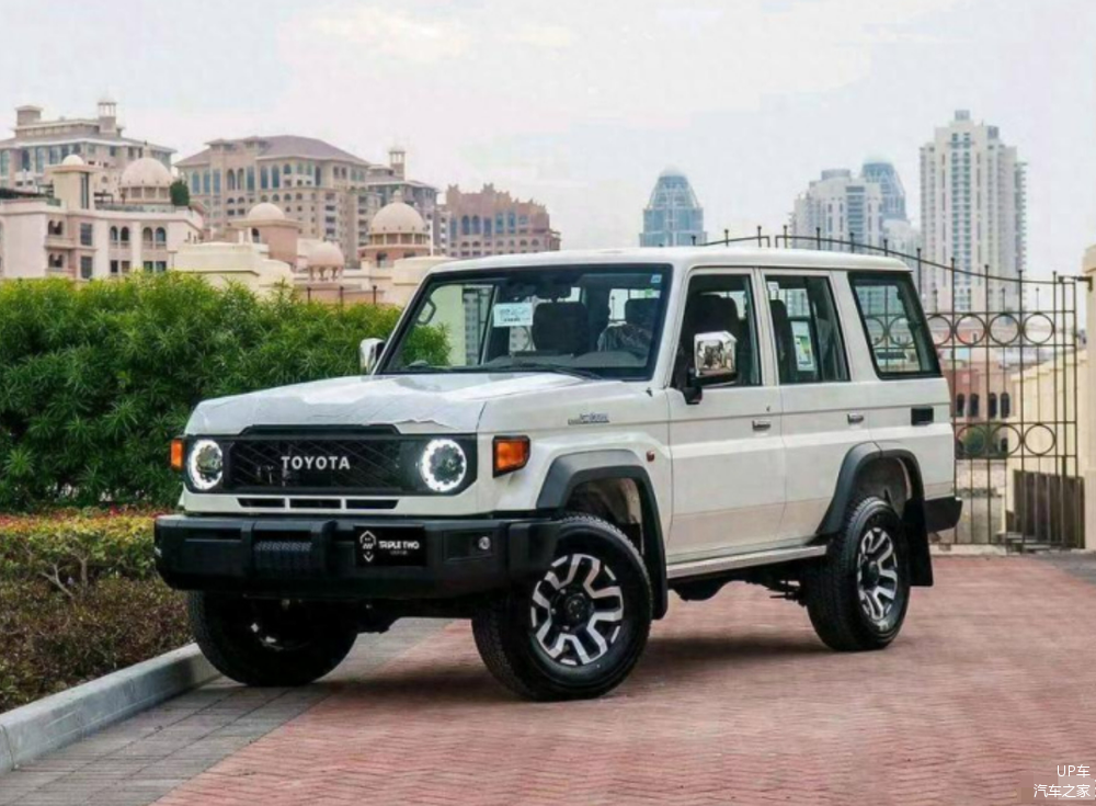 指导价69万起，2024款“丰田陆巡LC76”实车图，硬派越野的代表！_车家号_发现车生活_汽车之家