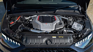 【文章】前脸六横十二纵！3.0T+8AT+340马力！22款奥迪A8L霍希双色臻藏版_车家号_汽车之家