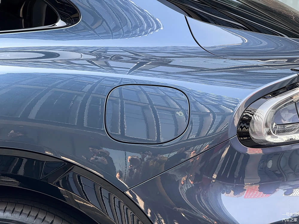 小米YU7实车高清图亮相！法拉利式设计+超大连屏，科技配置拉满！_车家号_发现车生活_汽车之家