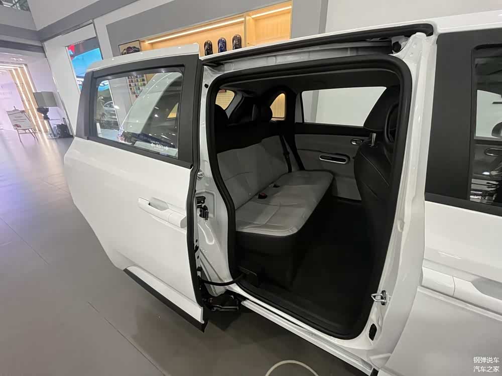 4S店实拍比亚迪五座MPV D1，车小空间大，电动侧滑门上下车方便_车家号_发现车生活_汽车之家