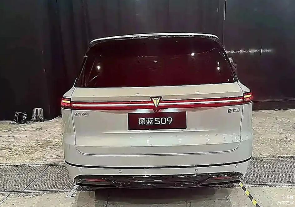 长安深蓝S09实车亮相！超长车身+六座布局，配华为ADS 3.0智驾_车家号_发现车生活_汽车之家