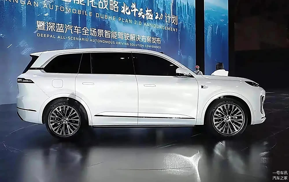 长安深蓝S09实车到店，5.2米车长6座布局，续航给力成SUV新宠！_车家号_发现车生活_汽车之家