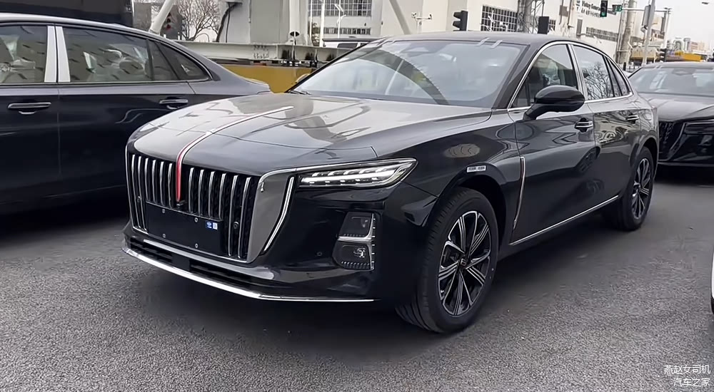 红旗H5 PHEV实车到店，内外细节调整，配378马力+续航超1600km_车家号_发现车生活_汽车之家