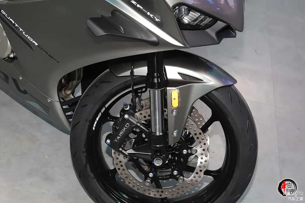 动力升级+硬核车架，凯越450RR-曼岛版：三万元级四缸仿赛技术流_车家号_发现车生活_汽车之家