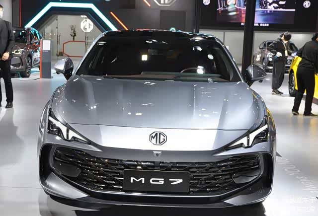 全面评测上汽名爵MG7，搭载自适应三段式电动尾翼，能否一战_车家号_发现车生活_汽车之家