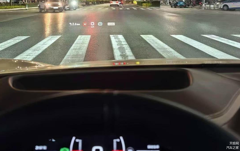 小米YU7内饰曝光：碳纤维方向盘，P-HUD首次显露真容！_车家号_发现车生活_汽车之家