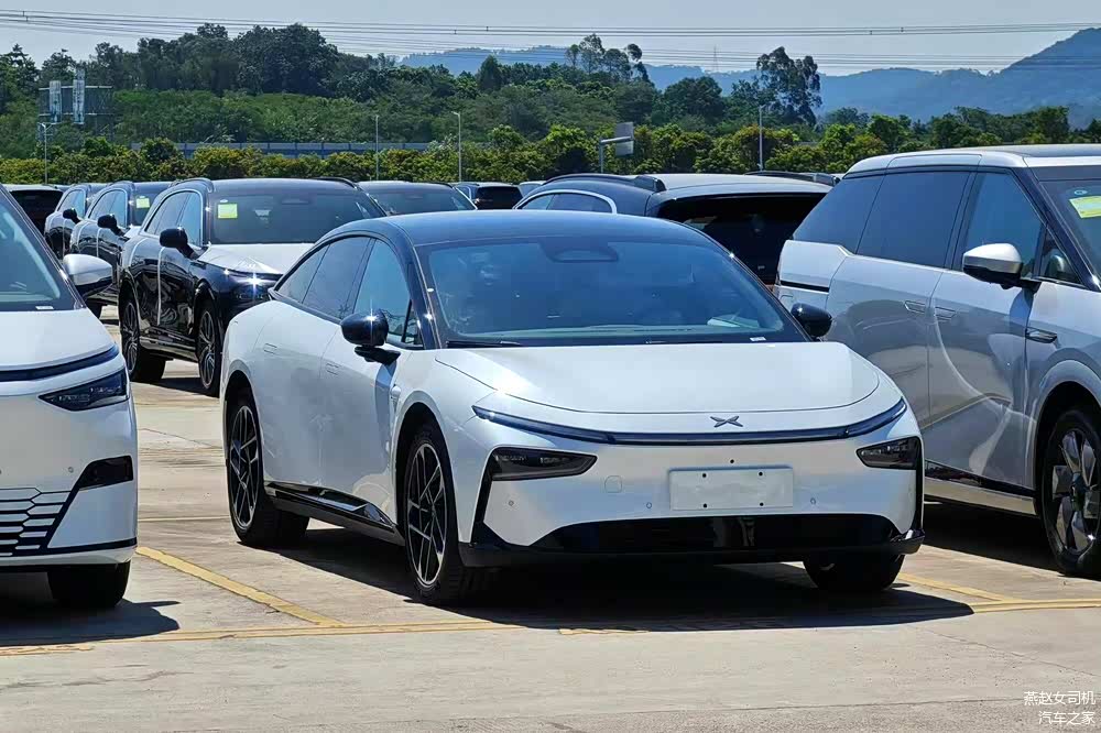 小鹏P7+实车到店，比P7i更大+掀背尾门，配800V+AI鹰眼视觉智驾_车家号_发现车生活_汽车之家