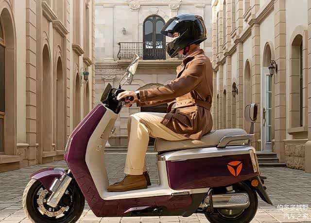 雅迪全新E80亮相！奢华格调，配置拉满，号称两轮界的劳斯莱斯！_车家号_发现车生活_汽车之家