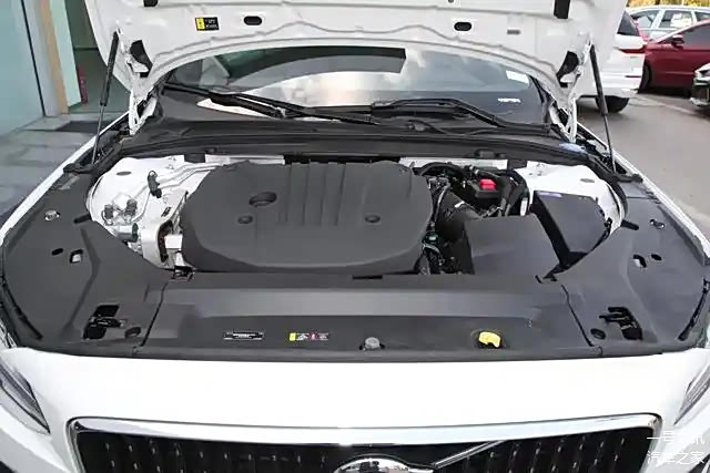 2025款沃尔沃V90上市，2.0T+8AT+四驱全能配置，售44.79-55.69万_车家号_发现车生活_汽车之家