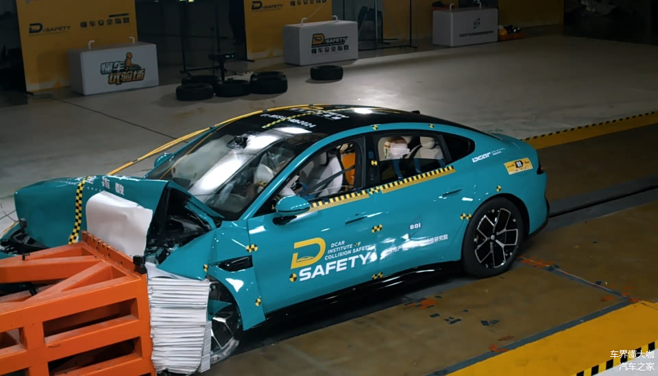 小米SU7到底安不安全？64公里/小时的40%碰撞测试成绩来了_车家号_发现车生活_汽车之家
