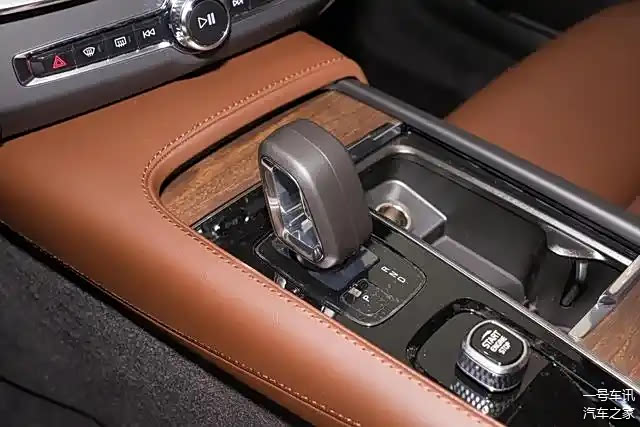 2025款沃尔沃V90上市，2.0T+8AT+四驱全能配置，售44.79-55.69万_车家号_发现车生活_汽车之家