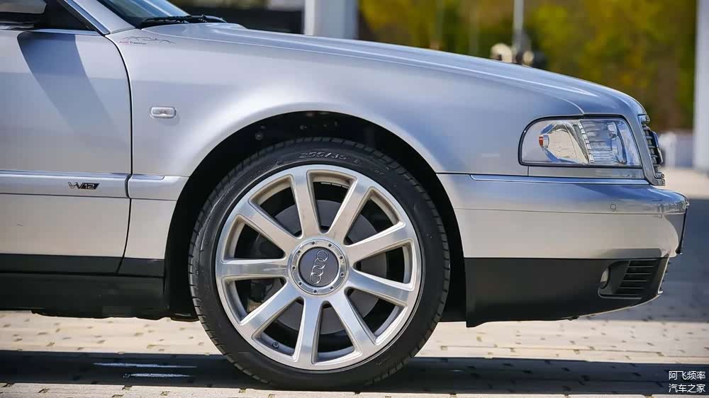 奥迪A8（D2）30周年！W12发动机+全铝车身造就德国豪车典范_车家号_发现车生活_汽车之家