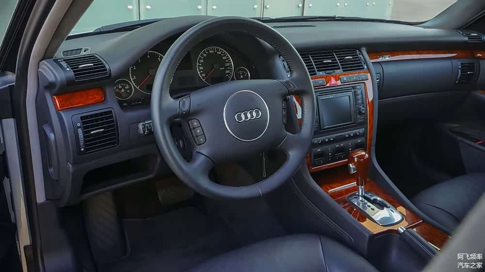 奥迪A8（D2）30周年！W12发动机+全铝车身造就德国豪车典范_车家号_发现车生活_汽车之家