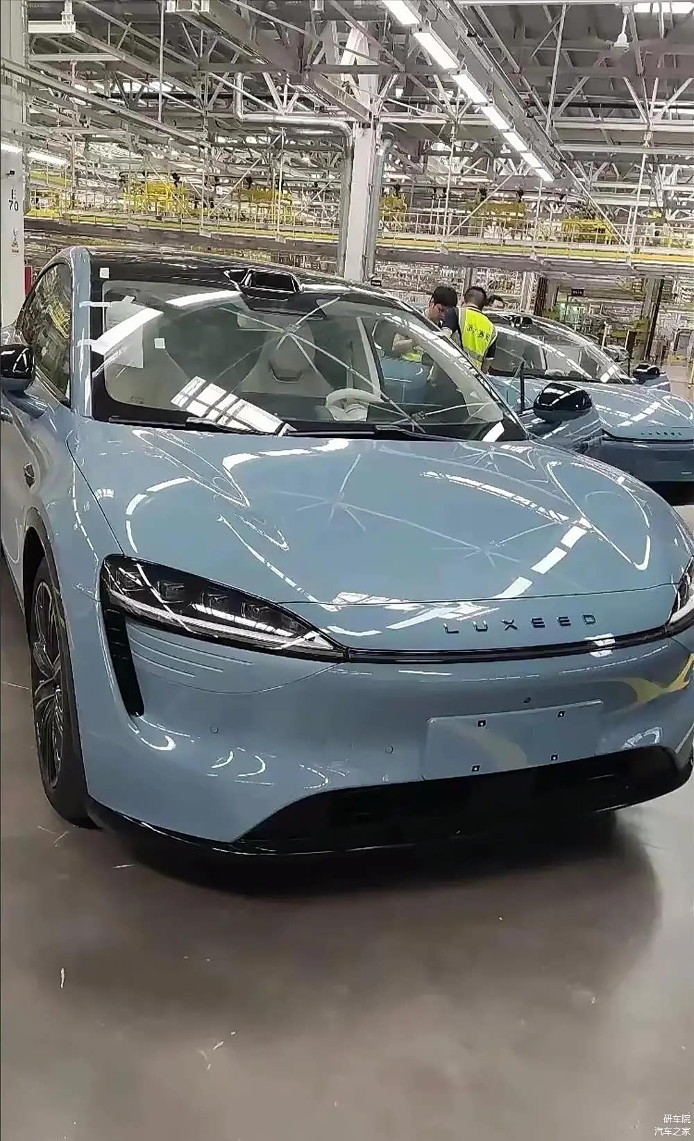 智界R7现身街头：长近5米+华为乾崑智驾，配496马力+途灵底盘_车家号_发现车生活_汽车之家