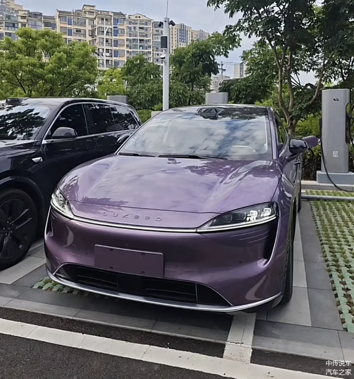 800公里续航！智界R7挑战特斯拉Model Y霸主地位，空气悬架_车家号_发现车生活_汽车之家