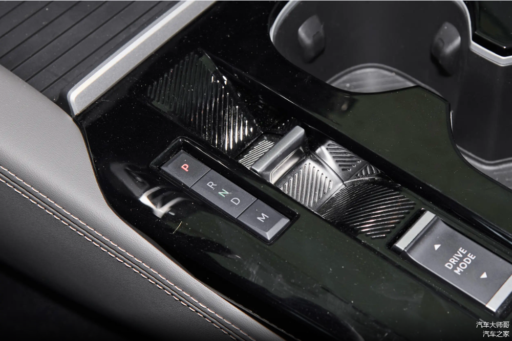 售9.97万，标配175马力+8AT，带你了解雪铁龙凡尔赛C5X海外版_车家号_发现车生活_汽车之家