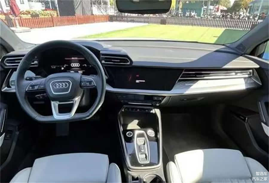 升级1.5T发动机，新款奥迪A3L实拍，将于10月底上市_车家号_发现车生活_汽车之家